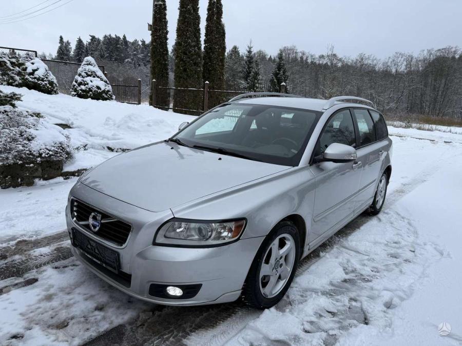 Grey Volvo V50 2012 in Utena, with an engine capacity of 1.56 L and mileage of 280 thousand km for 3200 €, photo 3 on AUTOMOTO.COM.LV