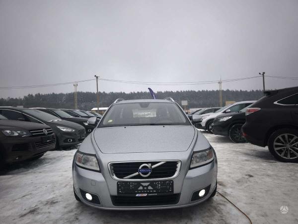Pelēks Volvo V50 2012 Viļņa, ar dzinēja tilpumu 1.60 L un nobraukumu 282 tūkst. km par 4350 €, foto 2 vietnē AUTOMOTO.COM.LV