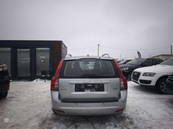 Pelēks Volvo V50 2012 Viļņa, ar dzinēja tilpumu 1.60 L un nobraukumu 282 tūkst. km par 4350 €, foto 5 vietnē AUTOMOTO.COM.LV