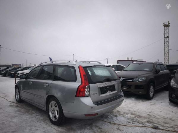 Pelēks Volvo V50 2012 Viļņa, ar dzinēja tilpumu 1.60 L un nobraukumu 282 tūkst. km par 4350 €, foto 6 vietnē AUTOMOTO.COM.LV