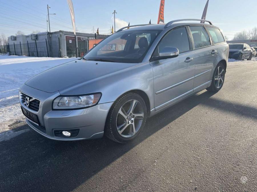 Pelēks Volvo V50 2012 Kauņa, ar dzinēja tilpumu 1.56 L un nobraukumu 266 tūkst. km par 4200 €, foto 2 vietnē AUTOMOTO.COM.LV