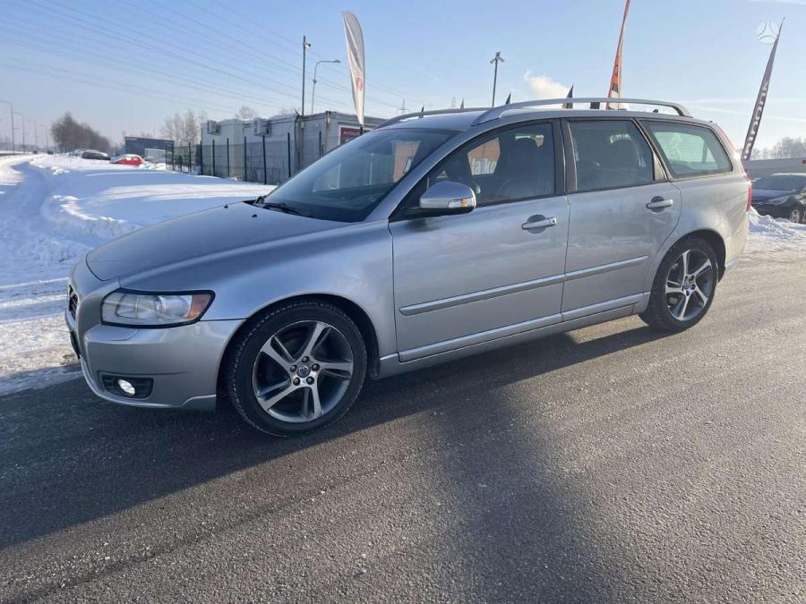 Pelēks Volvo V50 2012 Kauņa, ar dzinēja tilpumu 1.56 L un nobraukumu 266 tūkst. km par 4200 €, foto 3 vietnē AUTOMOTO.COM.LV