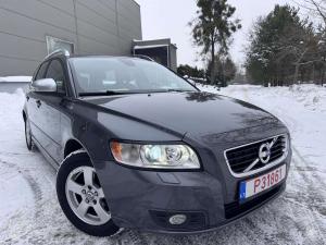 Pelēks Volvo V50 2012 Alīta, ar dzinēja tilpumu 1.56 L un nobraukumu 249 tūkst. km par 4100 €, foto  vietnē AUTOMOTO.COM.LV
