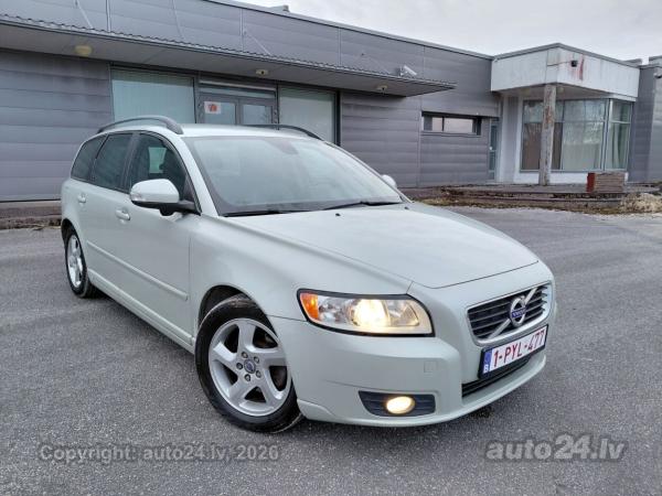 Grey Volvo V50 2012 in Paide, with an engine capacity of 1.60 L and mileage of 199 thousand km for 4999 €, photo 1 on AUTOMOTO.COM.LV