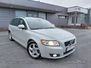 Pelēks Volvo V50 2012 Paide, ar dzinēja tilpumu 1.60 L un nobraukumu 199 tūkst. km par 4999 €, foto  vietnē AUTOMOTO.COM.LV