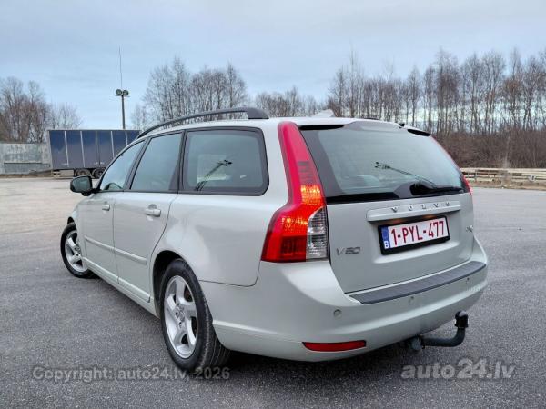 Grey Volvo V50 2012 in Paide, with an engine capacity of 1.60 L and mileage of 199 thousand km for 4999 €, photo 3 on AUTOMOTO.COM.LV