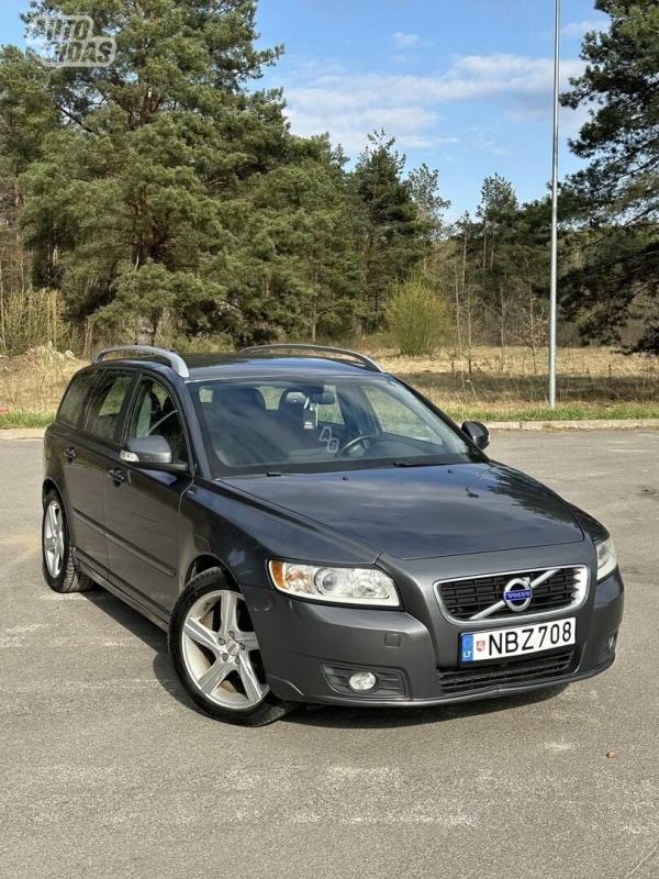 Grey Volvo V50 2012 in Alytus, with an engine capacity of 1.60 L and mileage of 316 thousand km for 3700 €, photo 1 on AUTOMOTO.COM.LV