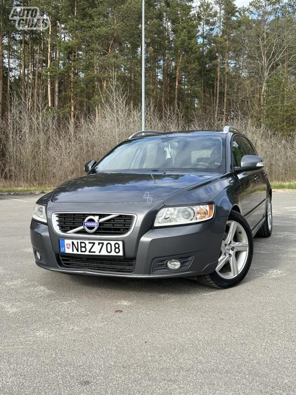 Grey Volvo V50 2012 in Alytus, with an engine capacity of 1.60 L and mileage of 316 thousand km for 3700 €, photo 2 on AUTOMOTO.COM.LV