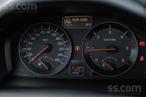Grey Volvo V50 2012 in Riga, with an engine capacity of 1.60 L and mileage of 411 thousand km for 3900 €, photo 12 on AUTOMOTO.COM.LV