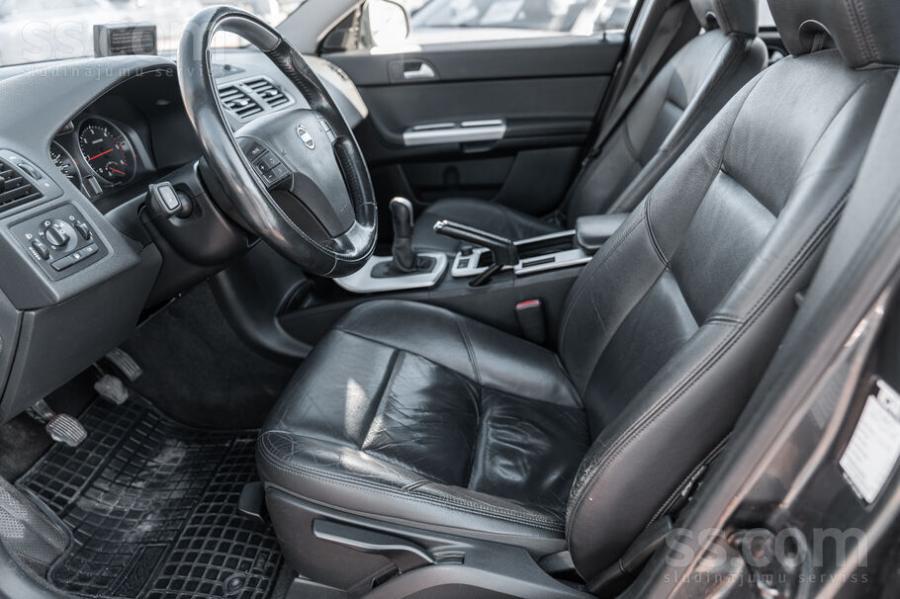 Grey Volvo V50 2012 in Riga, with an engine capacity of 1.60 L and mileage of 411 thousand km for 3900 €, photo 17 on AUTOMOTO.COM.LV
