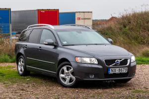 Grey Volvo V50 2012 in Riga, with an engine capacity of 2.00 L and mileage of 236 thousand km for 6700 €, photo  on AUTOMOTO.COM.LV