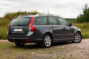 Pelēks Volvo V50 2012 Rīga, ar dzinēja tilpumu 1.60 L un nobraukumu 260 tūkst. km par 4995 €, foto 5 vietnē AUTOMOTO.COM.LV