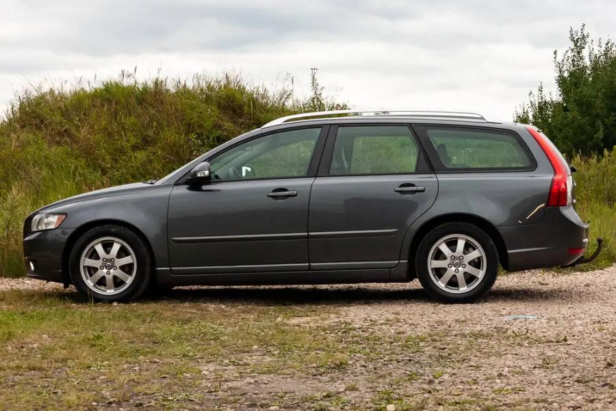 Pelēks Volvo V50 2012 Rīga, ar dzinēja tilpumu 1.60 L un nobraukumu 260 tūkst. km par 4995 €, foto 8 vietnē AUTOMOTO.COM.LV