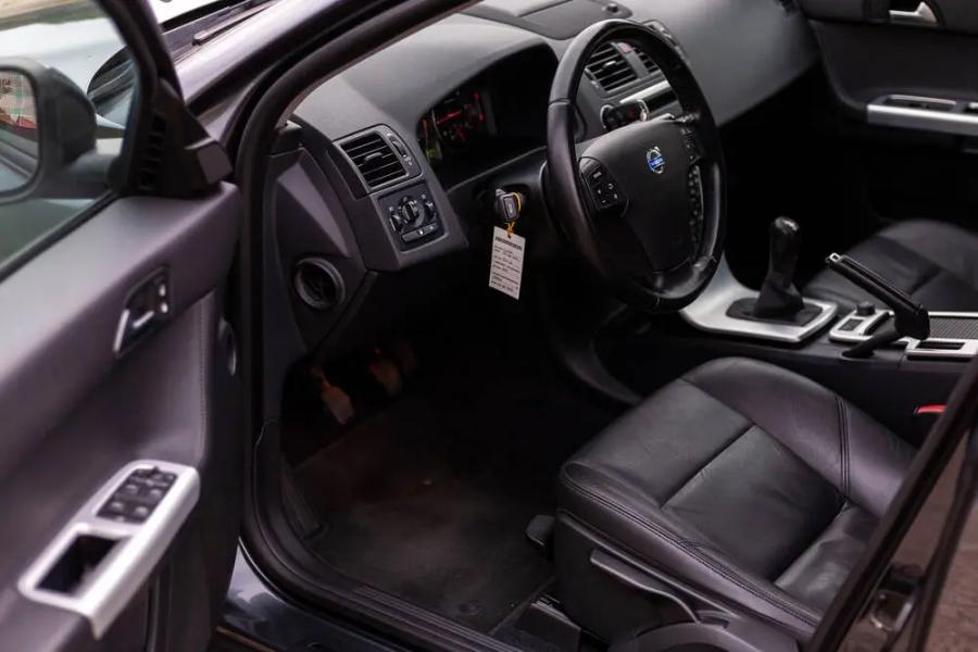 Pelēks Volvo V50 2012 Rīga, ar dzinēja tilpumu 1.60 L un nobraukumu 260 tūkst. km par 4995 €, foto 15 vietnē AUTOMOTO.COM.LV