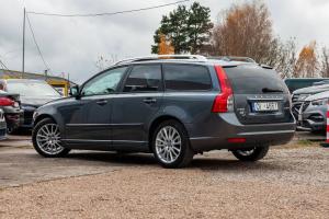 Pelēks Volvo V50 2012 Rīga, ar dzinēja tilpumu 1.60 L un nobraukumu 147 tūkst. km par 5995 €, foto 3 vietnē AUTOMOTO.COM.LV