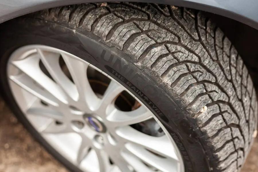 Pelēks Volvo V50 2012 Rīga, ar dzinēja tilpumu 1.60 L un nobraukumu 147 tūkst. km par 5995 €, foto 14 vietnē AUTOMOTO.COM.LV