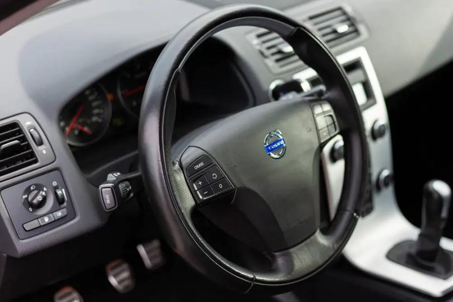 Pelēks Volvo V50 2012 Rīga, ar dzinēja tilpumu 1.60 L un nobraukumu 147 tūkst. km par 5995 €, foto 20 vietnē AUTOMOTO.COM.LV