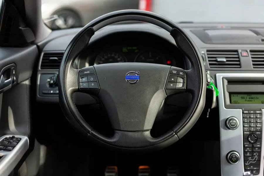 Pelēks Volvo V50 2012 Rīga, ar dzinēja tilpumu 1.60 L un nobraukumu 147 tūkst. km par 5995 €, foto 26 vietnē AUTOMOTO.COM.LV