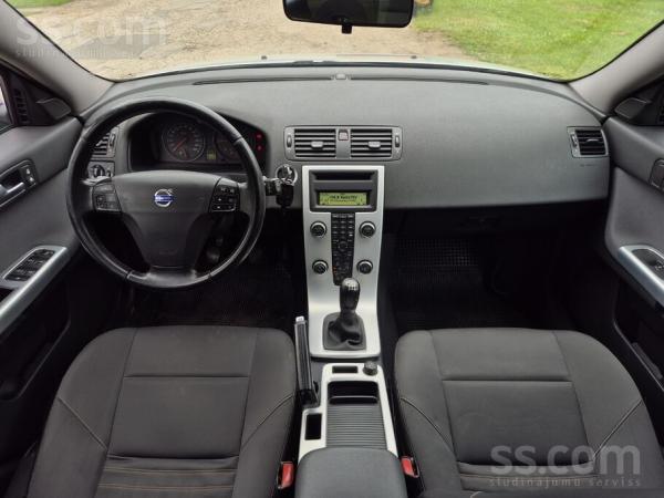 Grey Volvo V50 2012 in Riga, with an engine capacity of 1.60 L and mileage of 240 thousand km for 3400 €, photo 7 on AUTOMOTO.COM.LV