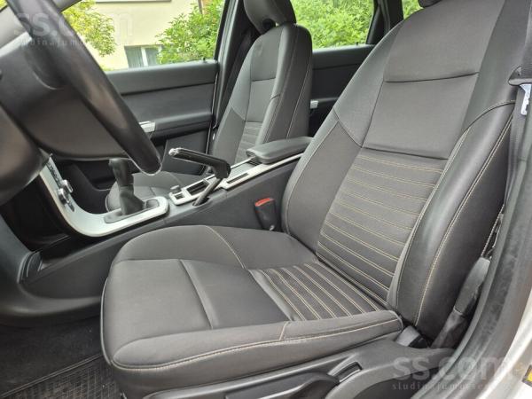 Grey Volvo V50 2012 in Riga, with an engine capacity of 1.60 L and mileage of 240 thousand km for 3400 €, photo 8 on AUTOMOTO.COM.LV