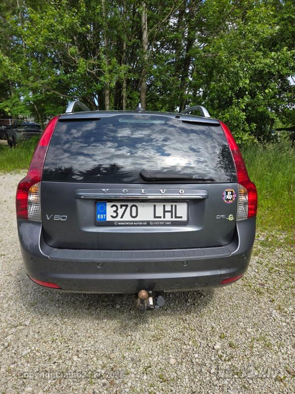 Grey Volvo V50 2012 in Tallinn, with an engine capacity of 1.60 L and mileage of 274 thousand km for 3900 €, photo 5 on AUTOMOTO.COM.LV