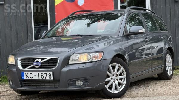 Pelēks Volvo V50 2012 Rīga, ar dzinēja tilpumu 1.60 L un nobraukumu 0 tūkst. km par 2990 €, foto 1 vietnē AUTOMOTO.COM.LV