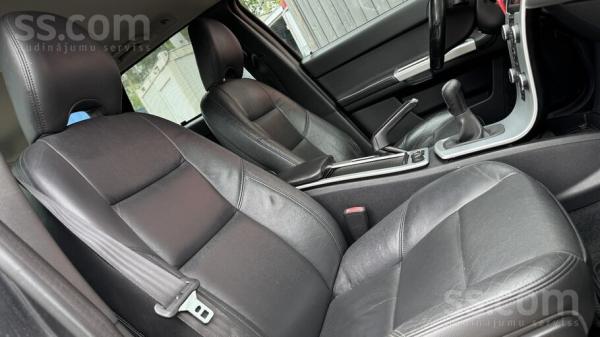 Pelēks Volvo V50 2012 Rīga, ar dzinēja tilpumu 1.60 L un nobraukumu 0 tūkst. km par 2990 €, foto 10 vietnē AUTOMOTO.COM.LV