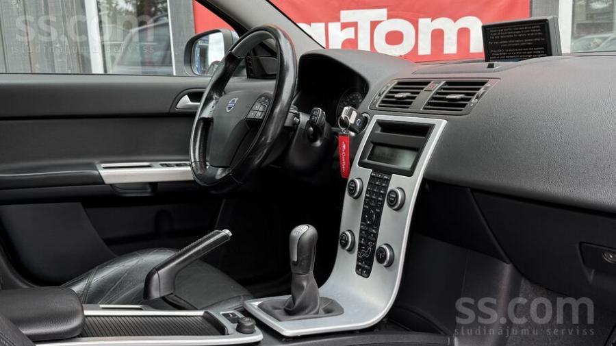 Pelēks Volvo V50 2012 Rīga, ar dzinēja tilpumu 1.60 L un nobraukumu 0 tūkst. km par 2990 €, foto 12 vietnē AUTOMOTO.COM.LV
