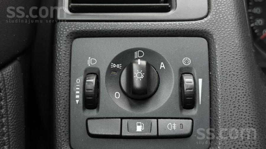 Pelēks Volvo V50 2012 Rīga, ar dzinēja tilpumu 1.60 L un nobraukumu 0 tūkst. km par 2990 €, foto 14 vietnē AUTOMOTO.COM.LV