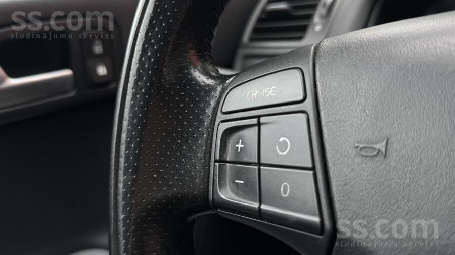Pelēks Volvo V50 2012 Rīga, ar dzinēja tilpumu 1.60 L un nobraukumu 0 tūkst. km par 2990 €, foto 15 vietnē AUTOMOTO.COM.LV