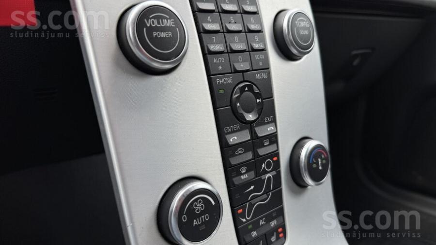 Pelēks Volvo V50 2012 Rīga, ar dzinēja tilpumu 1.60 L un nobraukumu 0 tūkst. km par 2990 €, foto 17 vietnē AUTOMOTO.COM.LV