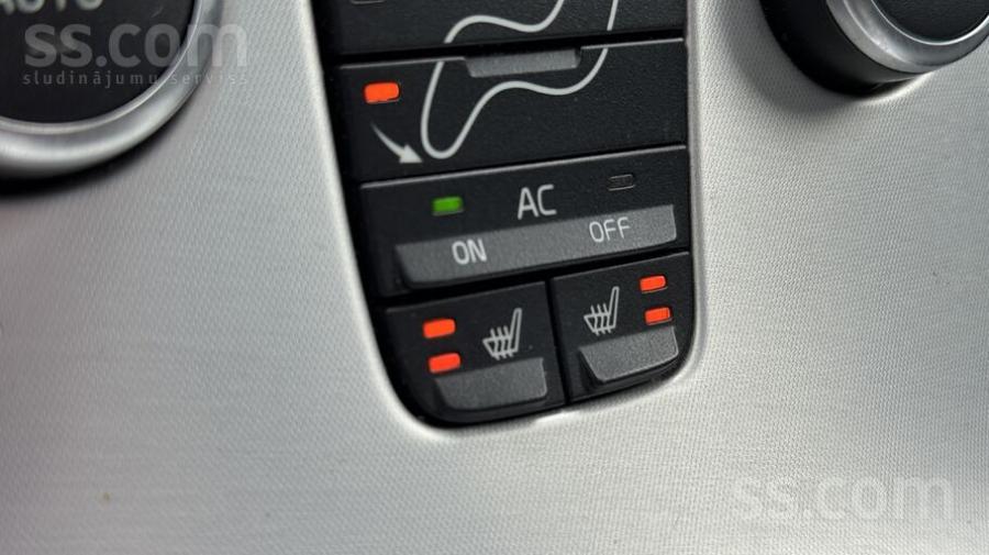 Pelēks Volvo V50 2012 Rīga, ar dzinēja tilpumu 1.60 L un nobraukumu 0 tūkst. km par 2990 €, foto 18 vietnē AUTOMOTO.COM.LV