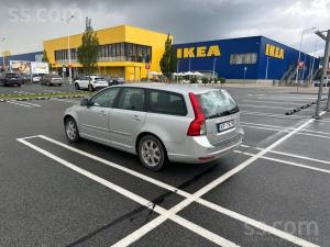 Pelēks Volvo V50 2012 Rīga, ar dzinēja tilpumu 1.60 L un nobraukumu 196 tūkst. km par 2350 €, foto 5 vietnē AUTOMOTO.COM.LV