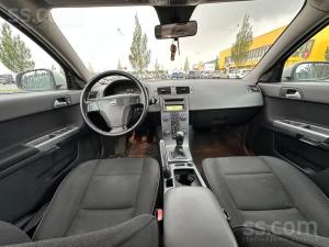 Pelēks Volvo V50 2012 Rīga, ar dzinēja tilpumu 1.60 L un nobraukumu 196 tūkst. km par 2350 €, foto 6 vietnē AUTOMOTO.COM.LV