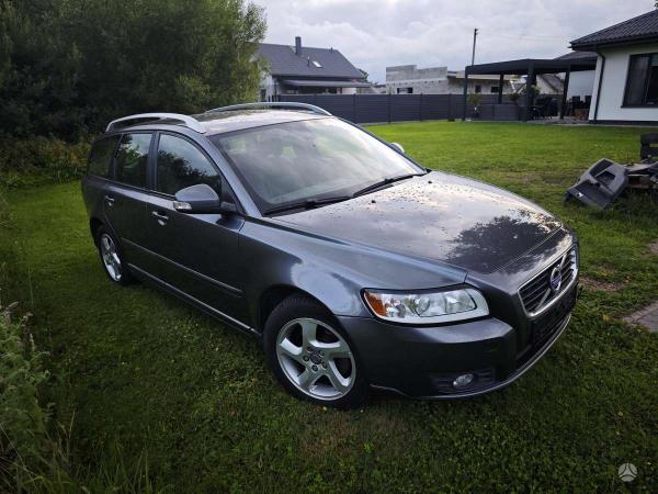 Grey Volvo V50 2012 in Utena, with an engine capacity of 1.56 L and mileage of 223 thousand km for 3450 €, photo 1 on AUTOMOTO.COM.LV
