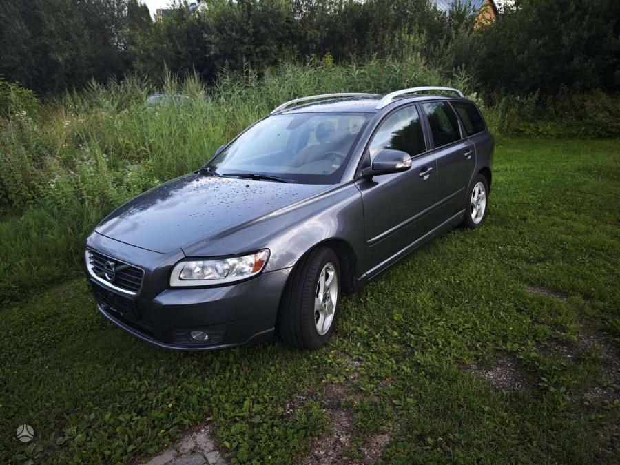 Grey Volvo V50 2012 in Utena, with an engine capacity of 1.56 L and mileage of 223 thousand km for 3450 €, photo 3 on AUTOMOTO.COM.LV