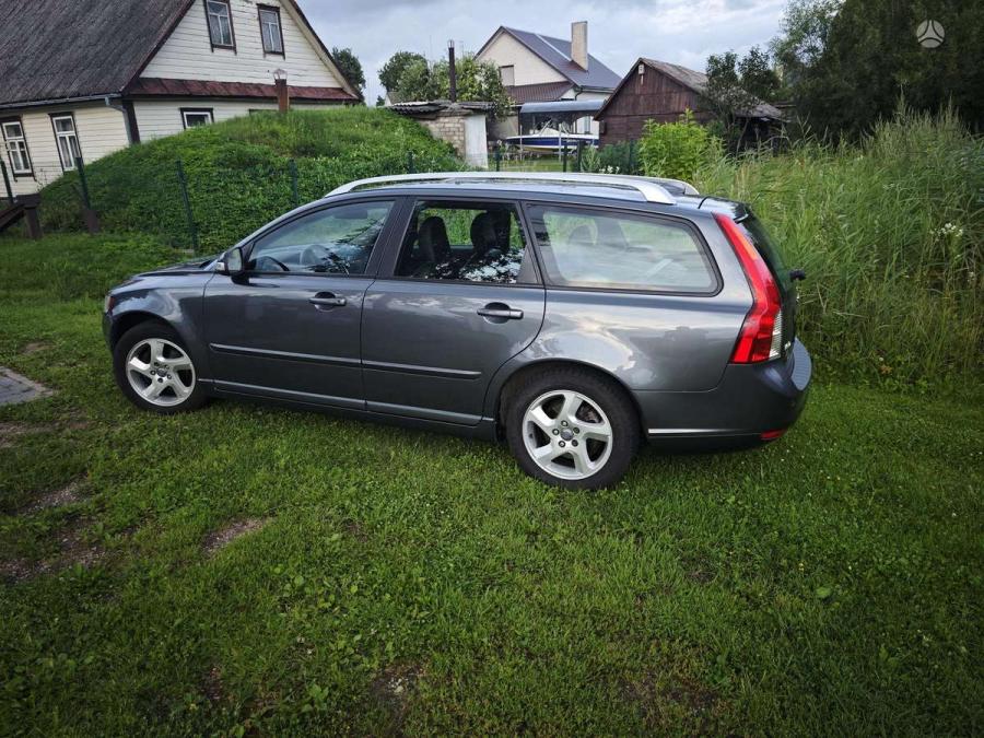 Grey Volvo V50 2012 in Utena, with an engine capacity of 1.56 L and mileage of 223 thousand km for 3450 €, photo 7 on AUTOMOTO.COM.LV