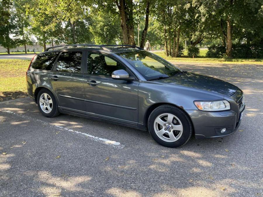 Grey Volvo V50 2012 in Vilnius, with an engine capacity of 1.56 L and mileage of 279 thousand km for 2699 €, photo 9 on AUTOMOTO.COM.LV