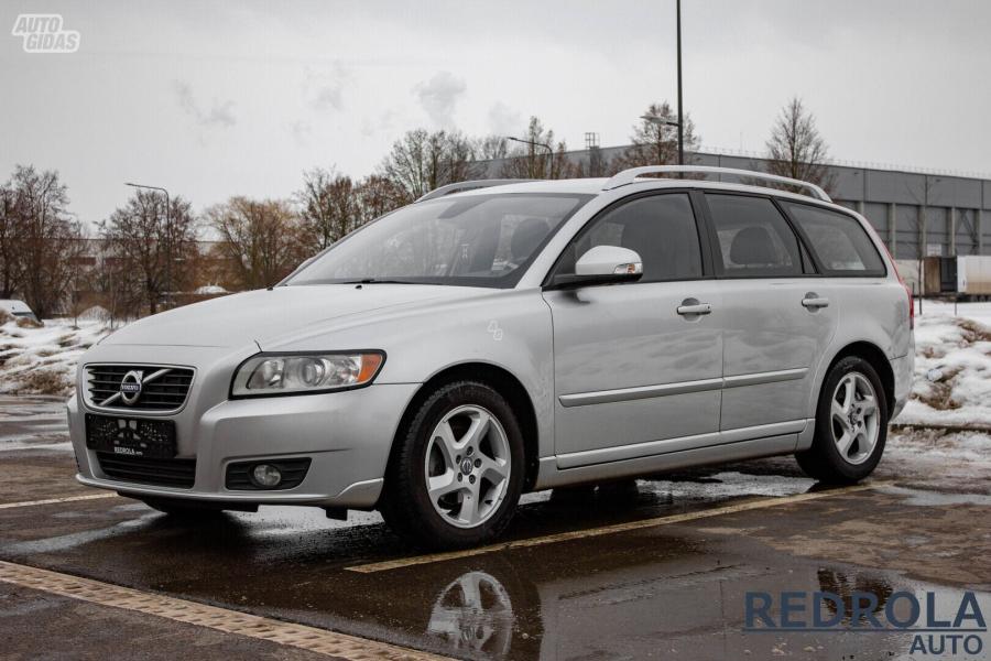 Grey Volvo V50 2012 in Kaunas, with an engine capacity of 1.60 L and mileage of 246 thousand km for 3700 €, photo 1 on AUTOMOTO.COM.LV