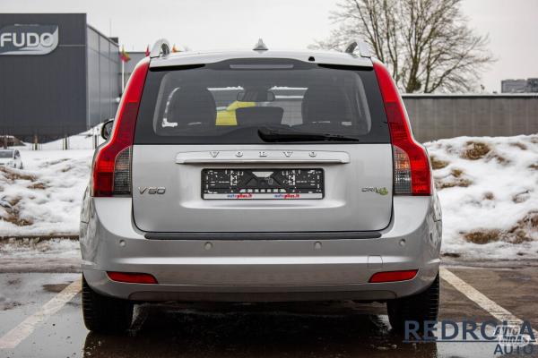 Grey Volvo V50 2012 in Kaunas, with an engine capacity of 1.60 L and mileage of 246 thousand km for 3700 €, photo 5 on AUTOMOTO.COM.LV