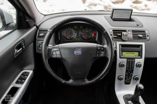 Grey Volvo V50 2012 in Kaunas, with an engine capacity of 1.60 L and mileage of 246 thousand km for 3700 €, photo 10 on AUTOMOTO.COM.LV
