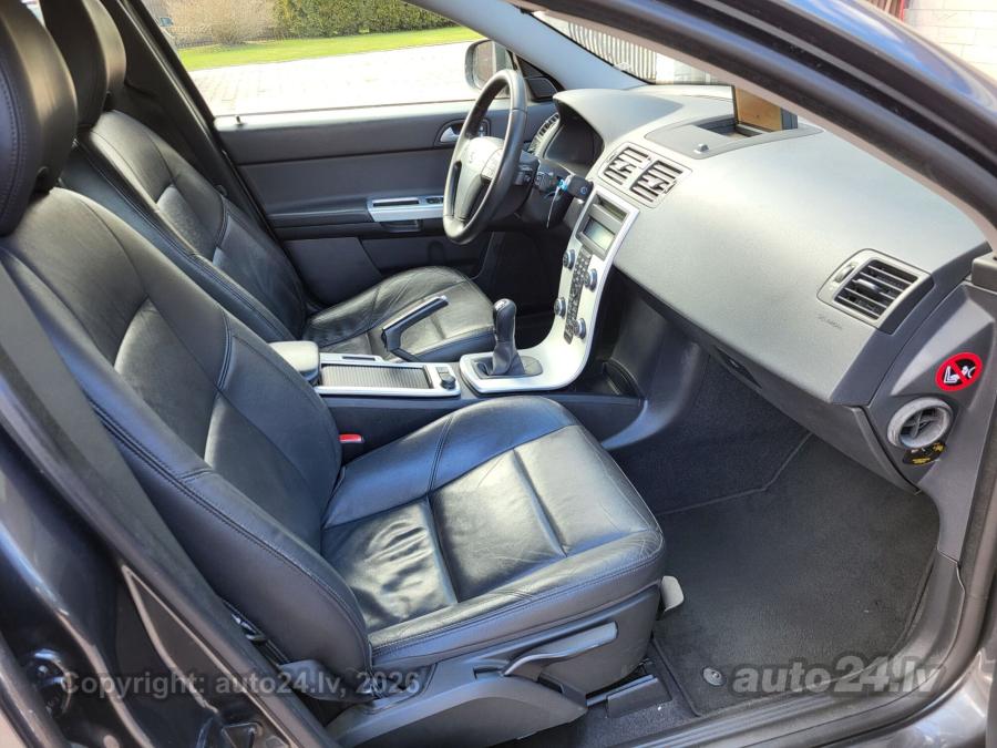 Pelēks Volvo V50 2012 Tallina, ar dzinēja tilpumu 1.60 L un nobraukumu 225 tūkst. km par 4899 €, foto 6 vietnē AUTOMOTO.COM.LV