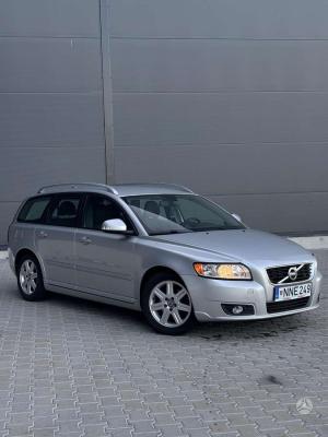 Grey Volvo V50 2012 in Siauliai, with an engine capacity of 1.56 L and mileage of 246 thousand km for 3600 €, photo  on AUTOMOTO.COM.LV