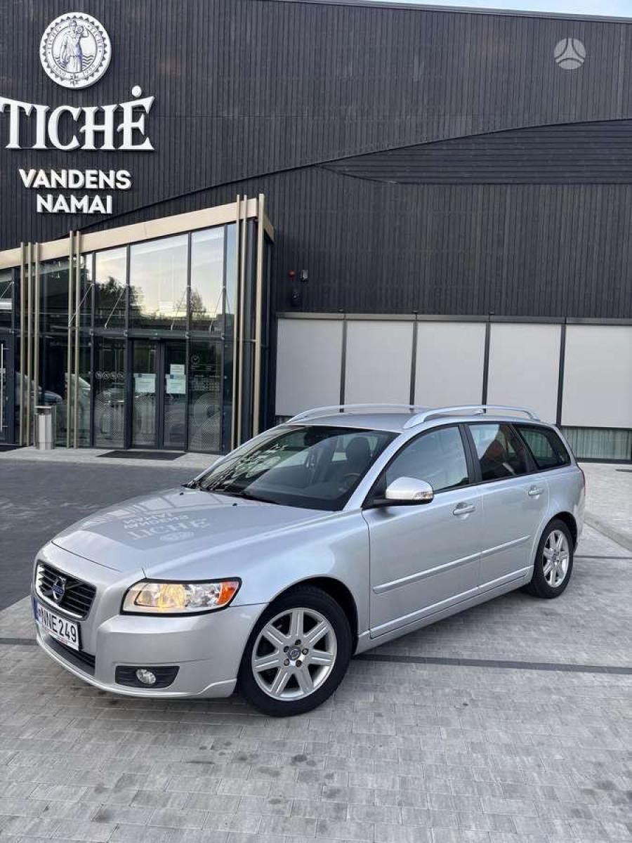 Grey Volvo V50 2012 in Siauliai, with an engine capacity of 1.56 L and mileage of 246 thousand km for 3600 €, photo 3 on AUTOMOTO.COM.LV
