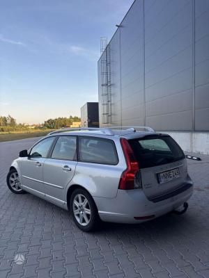 Grey Volvo V50 2012 in Siauliai, with an engine capacity of 1.56 L and mileage of 246 thousand km for 3600 €, photo 5 on AUTOMOTO.COM.LV