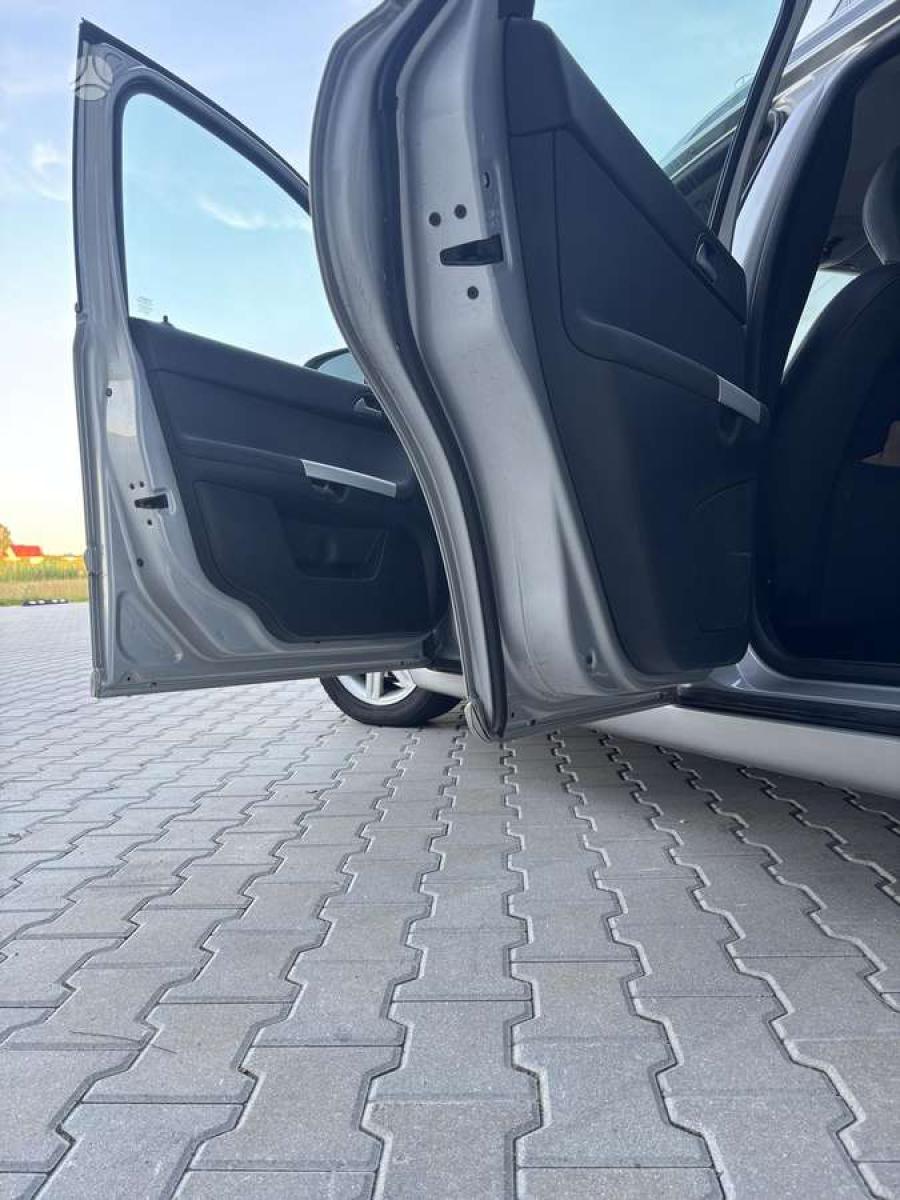 Grey Volvo V50 2012 in Siauliai, with an engine capacity of 1.56 L and mileage of 246 thousand km for 3600 €, photo 8 on AUTOMOTO.COM.LV