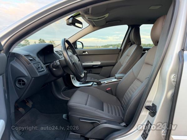 Grey Volvo V50 2012 in Tallinn, with an engine capacity of 1.60 L and mileage of 224 thousand km for 5290 €, photo 7 on AUTOMOTO.COM.LV