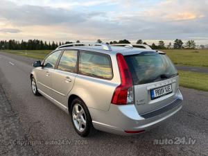 Pelēks Volvo V50 2012 Tallina, ar dzinēja tilpumu 1.60 L un nobraukumu 224 tūkst. km par 5290 €, foto 3 vietnē AUTOMOTO.COM.LV