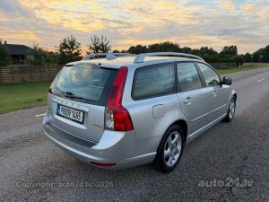 Pelēks Volvo V50 2012 Tallina, ar dzinēja tilpumu 1.60 L un nobraukumu 224 tūkst. km par 5290 €, foto 5 vietnē AUTOMOTO.COM.LV