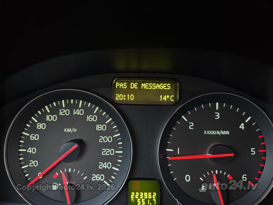 Pelēks Volvo V50 2012 Tallina, ar dzinēja tilpumu 1.60 L un nobraukumu 224 tūkst. km par 5290 €, foto 23 vietnē AUTOMOTO.COM.LV